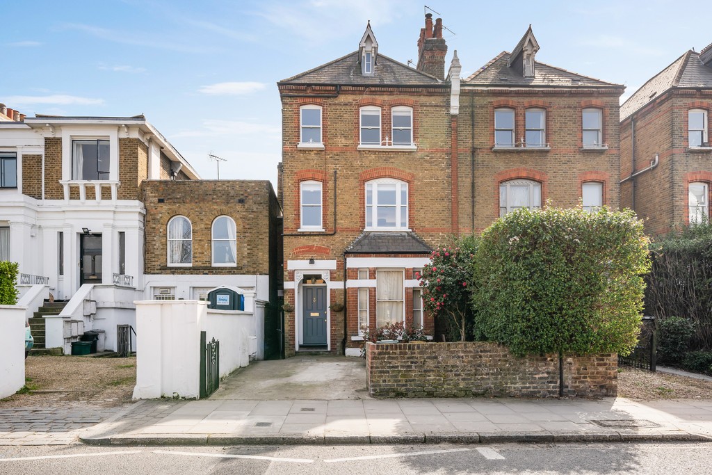 Tollington Park, N4 3RB | David Andrew